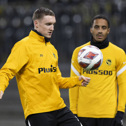 Aebischer file à Bologne