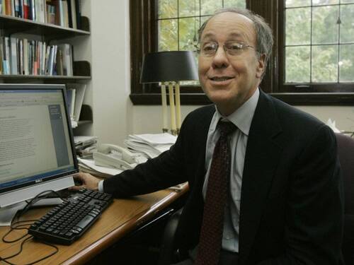 La Suisse peut être un modèle pour l'Ukraine, dit un prix Nobel