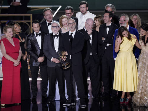 « Succession » élue meilleure série dramatique, devant « Squid Game