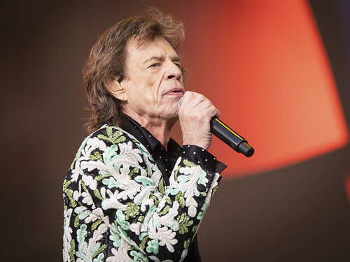 Toujours survolté, Mick Jagger fête ses 80 ans