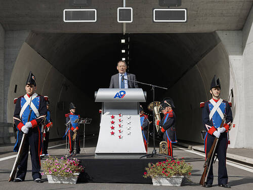 Autoroute A9: le tube nord du tunnel de Viège (VS) est ouvert