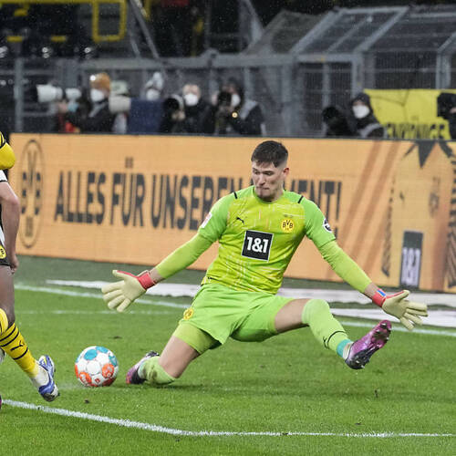 Kobel désigné dans le onze idéal de la 23e journée de Bundesliga