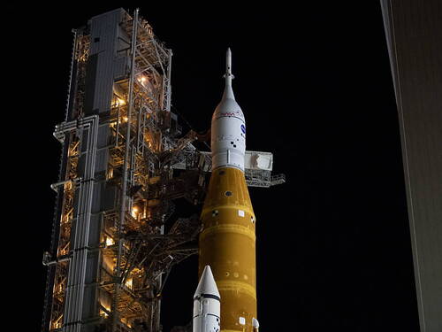 Test au sol réussi pour la fusée de la NASA pour la Lune