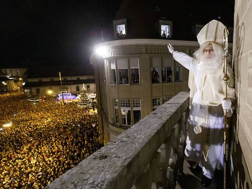 Retour d'une St-Nicolas traditionnelle à Fribourg au début décembre